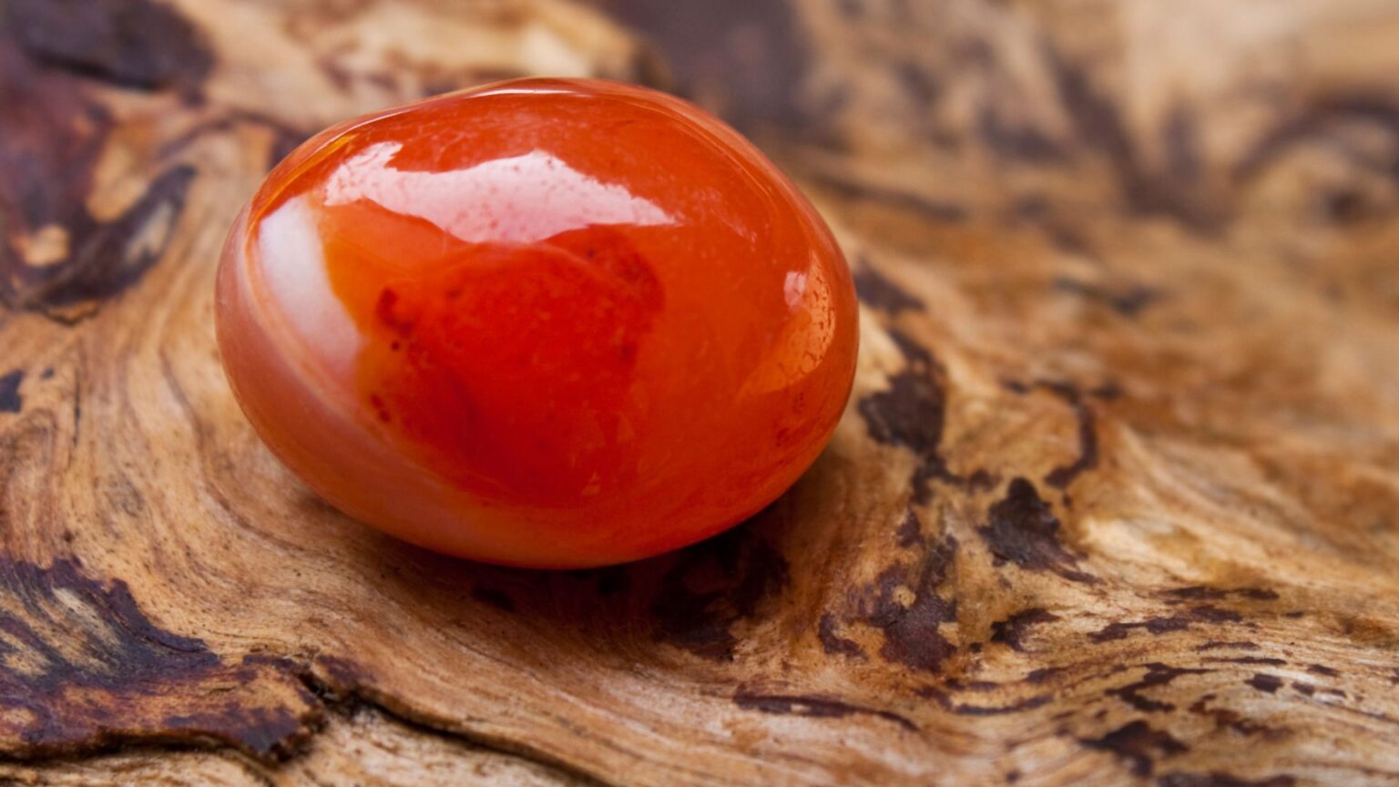 Ágata Cornalina: Significado, Propriedades e Misticismo - Pedras e ...