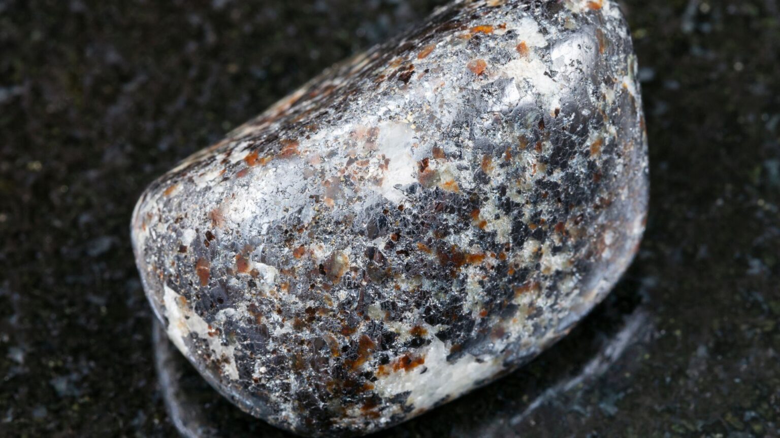 Magnetita - Significados e Propriedades deste mineral - Pedras e ...