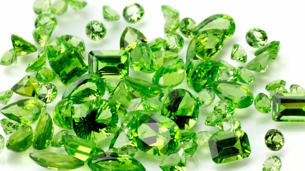 Peridoto - Significado e Propriedades (Tão lindo quanto a esmeralda ...